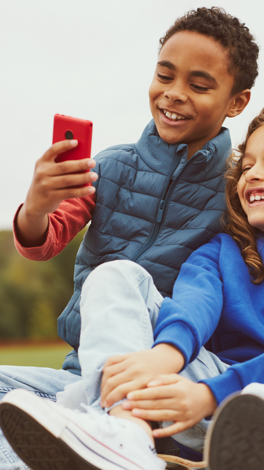 Smartwatch for children | Child's first mobile phone